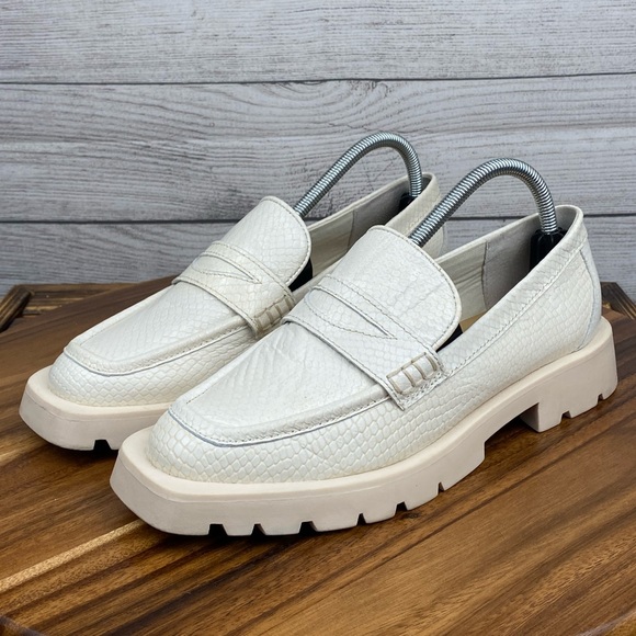 Dolce Vita | Shoes | Dolce Vita Elias Flats Ivory Embossed Leather Chunky Lug Sole Womens Shoe ...